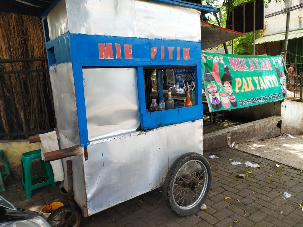 FOOD EXPEDITIONS: The History Behind Of Mie Ayam, Indonesia’s ...